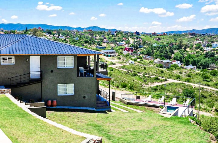Cabaña En La Sierra, Vistas Imperdibles Y Quincho - Villa Carlos Paz