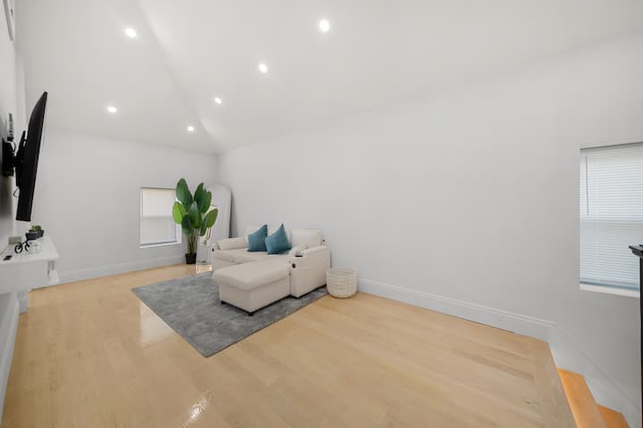 Luxury Penthouse With City & Airport View |
Eastie - Boston, MA