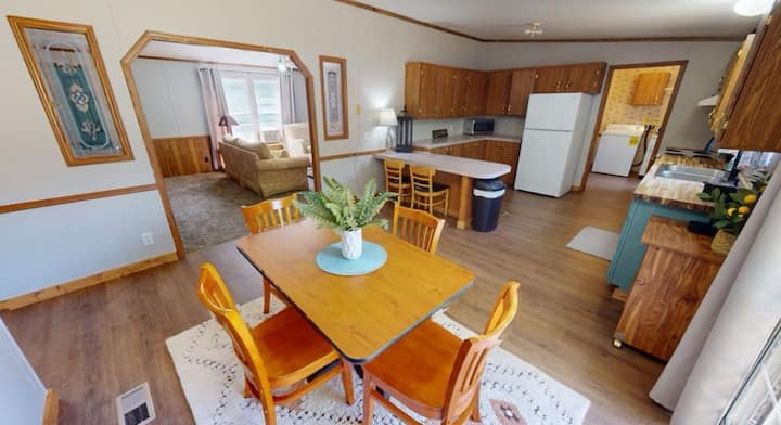 River Trail House - Hillsboro, WV