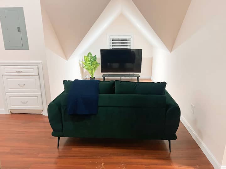 Spacious Studio With Laundry - Chelmsford, MA
