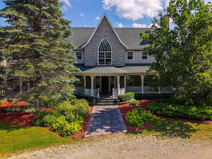 Pondside Estate/venue - Hockley Valley