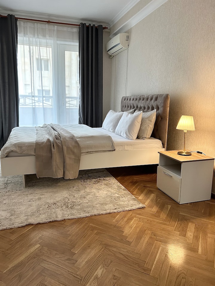 Center. Cozy Apartment - Bakú