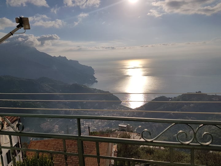 Ravello Tra Cielo E Mare - Ravello