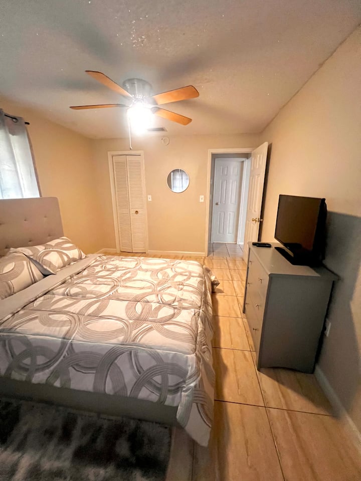 Cozy Hideaway: Your South Florida Escape - Sunrise, FL