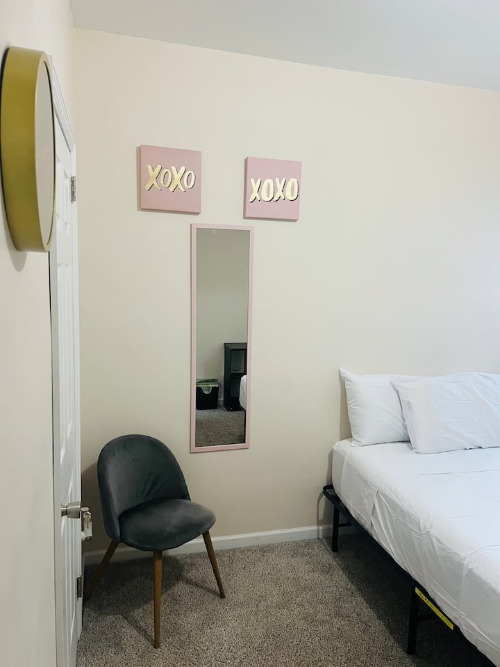 Room In Albany - Albany, NY