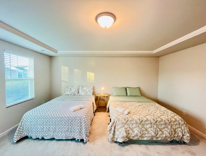 Room B, Master Bedroom / Private Bathroom. - 德罕