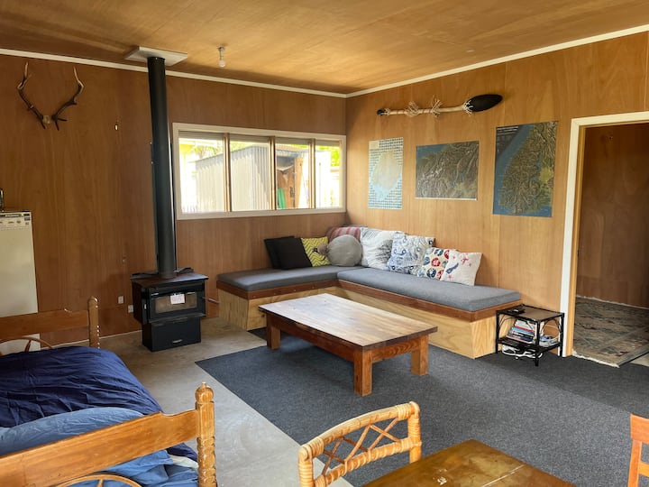Cosy Fiordland Cottage - Te Anau