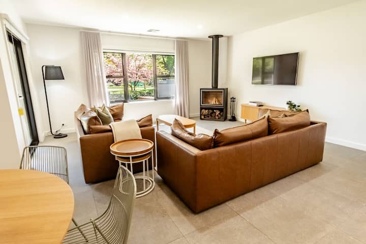 Manning Retreat - Central Family Home - Bright