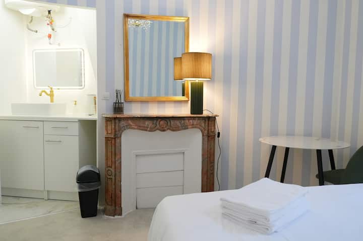 1.0) 16m² Studio City Center Next To Marais - Paris