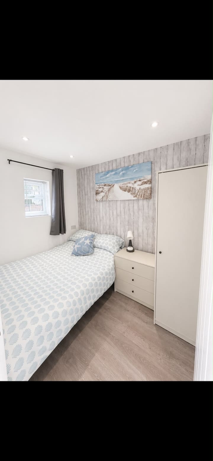 Stylish Annex Near Pleasure Beach & Prom. Sleeps 4 - Blackpool