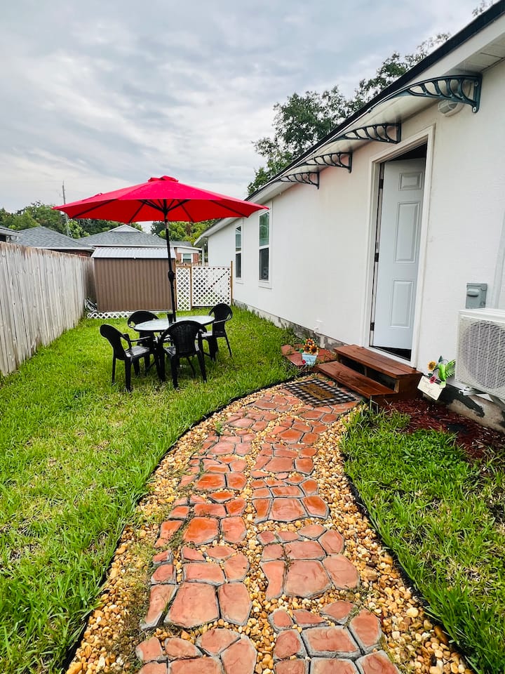 Mini Suit Acogedora - Jacksonville, FL