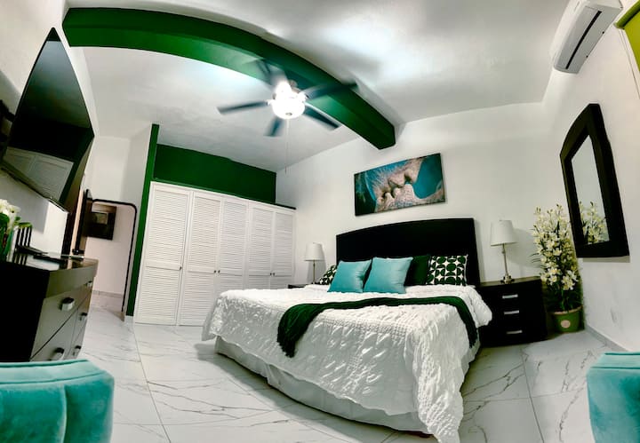 Romantic Zone 4 Bedroom Elegant Condo - Puerto Vallarta