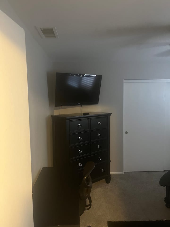 Tranquil And Quiet Opportunity. - Tempe, AZ