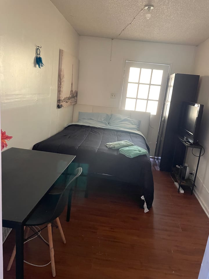 Single Private Room Shared Bath - Redondo Beach, CA