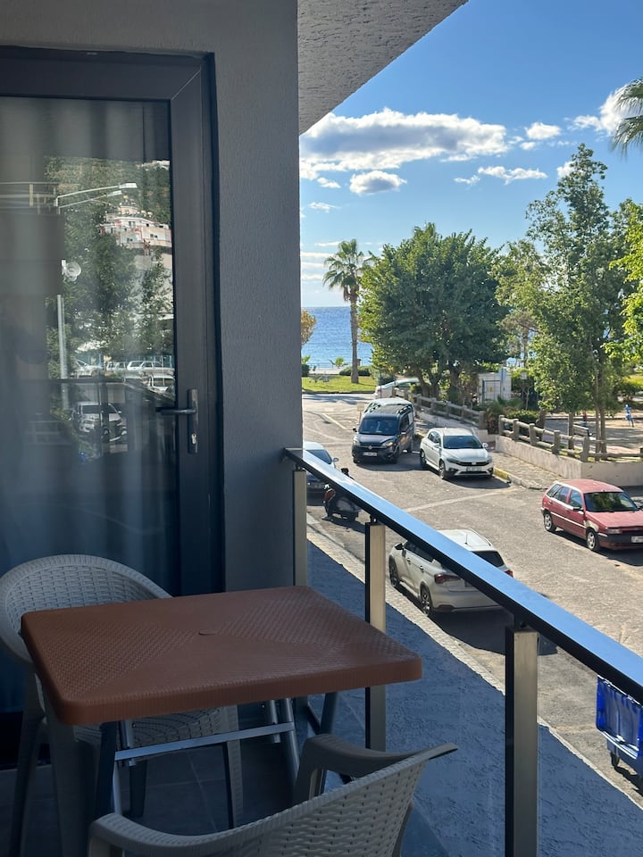 Denize 50 Metre Mesafede - Alanya