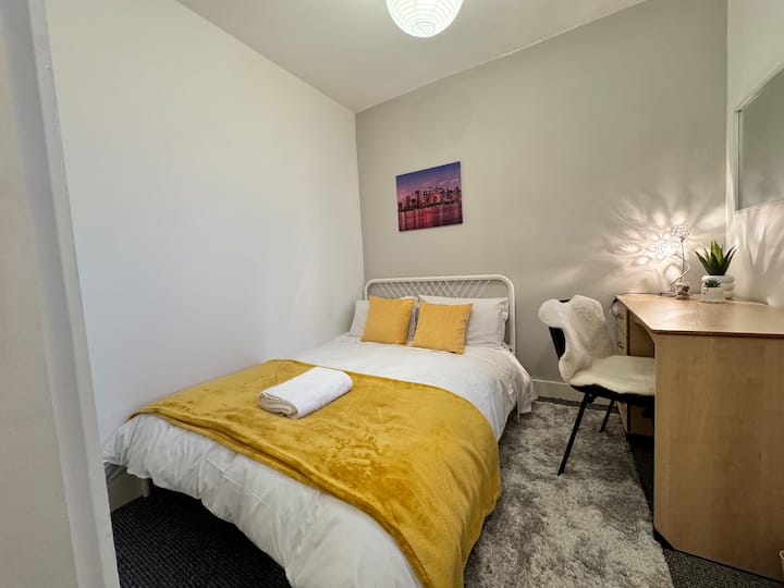 Quarto Com Espaço De Estudo - Liverpool