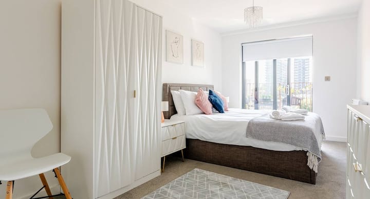 2bed 2bath Riverside Retreat | Skyline Balcony - Manchester