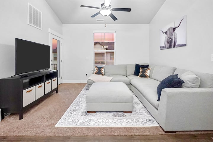 Stylish New Condo-prime Location - Lehi, UT