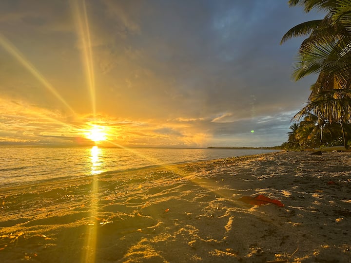 Guesthouse Queen Room  W/ac @ All Seasons Belize - Belize