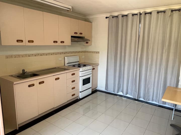 Beautiful Back Unit - Melbourne
