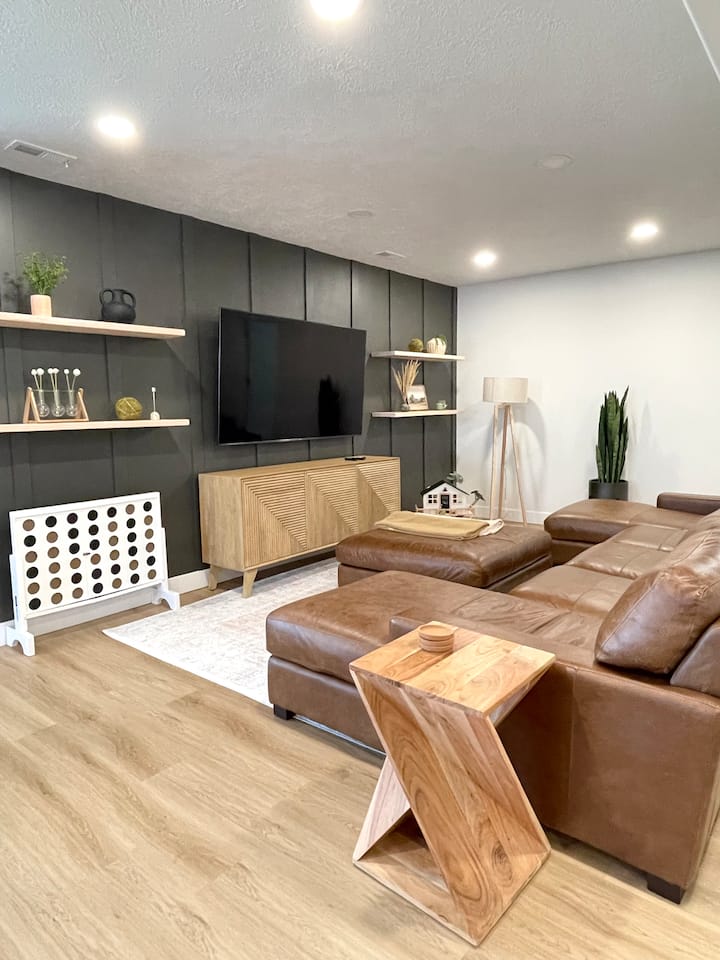 Cozy & Inviting Basement Retreat - Lehi, UT