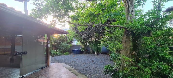 Casa Pequena Com Jardim - Navegantes
