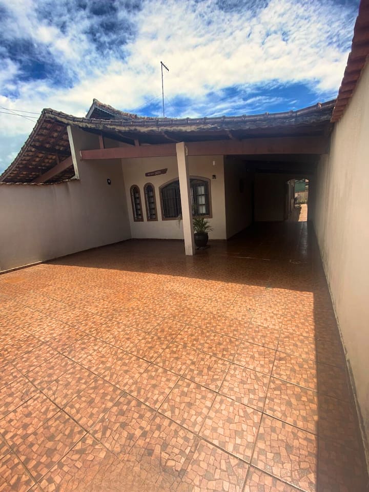 Casa Ampla Em Praia Grande á 150 Metros Do Mar - Praia Grande