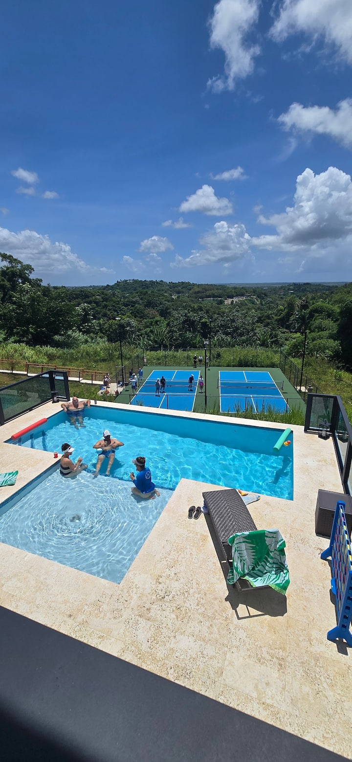 Private Pickleball Retreat For Groups W/pool + 5br - Puerto Rico