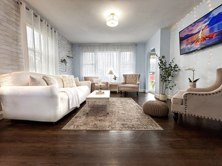 Fire Pit & Porch! Walk To Train 25 Minutes To Nyc - Bronx, NY