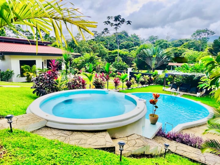“Off The Beaten Path” Quiet Private Villa W/ Pool! - Costa Rica