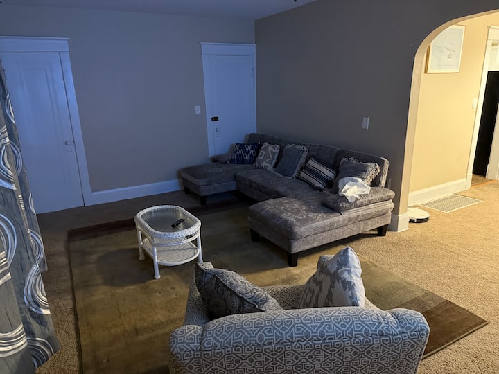 Gorgeous 3 Br Upper Unit Home - Buffalo, NY