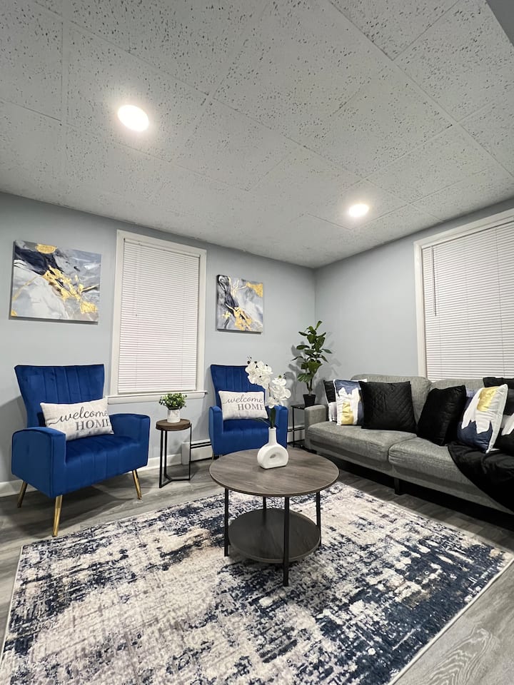 Cozy 2-bedroom Modern Home - New Britain, CT