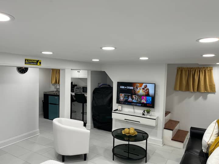 Cozy Private Studio Near Nyc | Separate Entrance - Edgewater, NJ