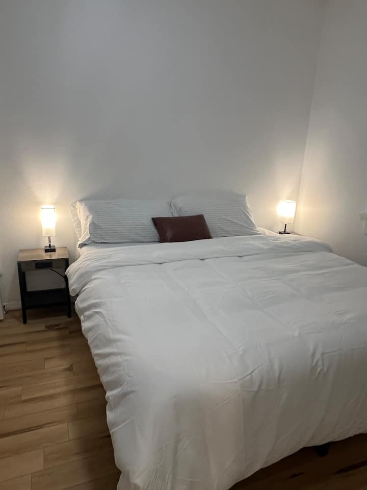 Newly Remodeled Private Suite W/ Separate Entry - Portland, OR