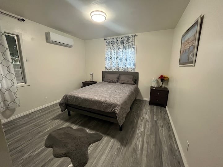 Cozy Home 1b1b - Azusa, CA