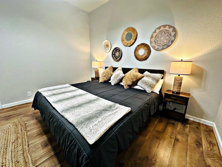 Classy 2br/1.5ba Downtown Sacramento - Sacramento, CA