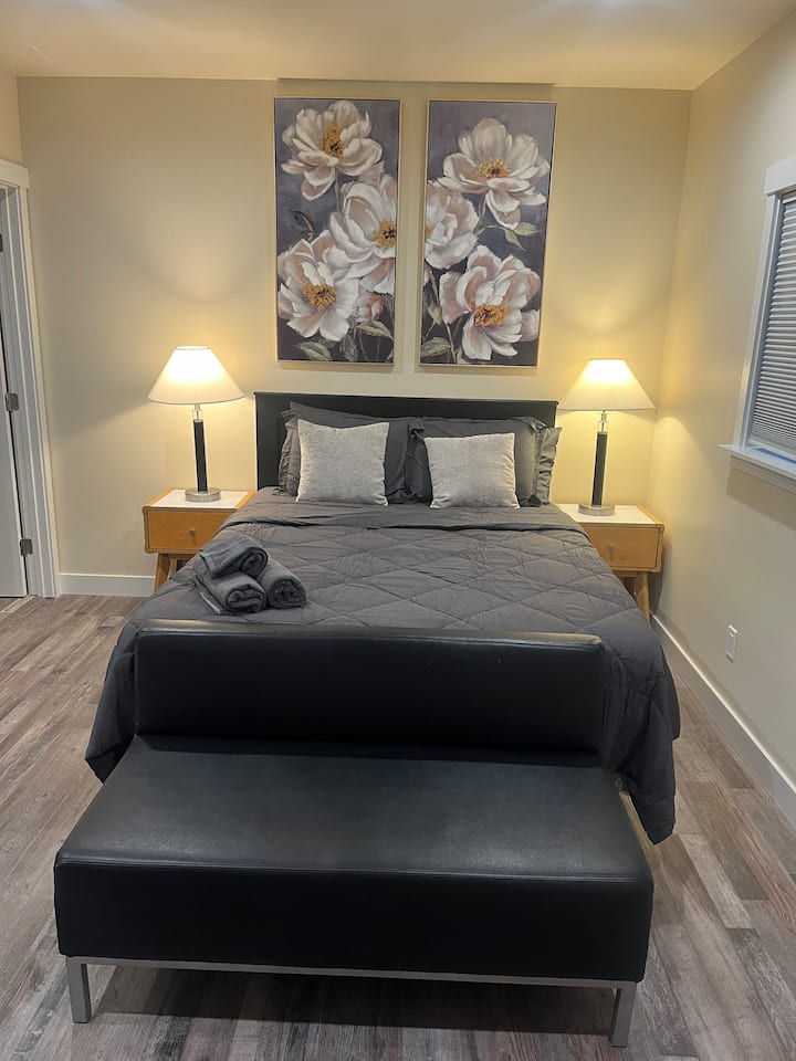 Waterfront Bliss: Private 1br + Rooftop Terrace - Des Moines, WA