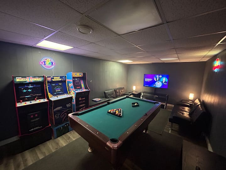 Rockford Game House | Pool Table & Arcades - Rockford, IL