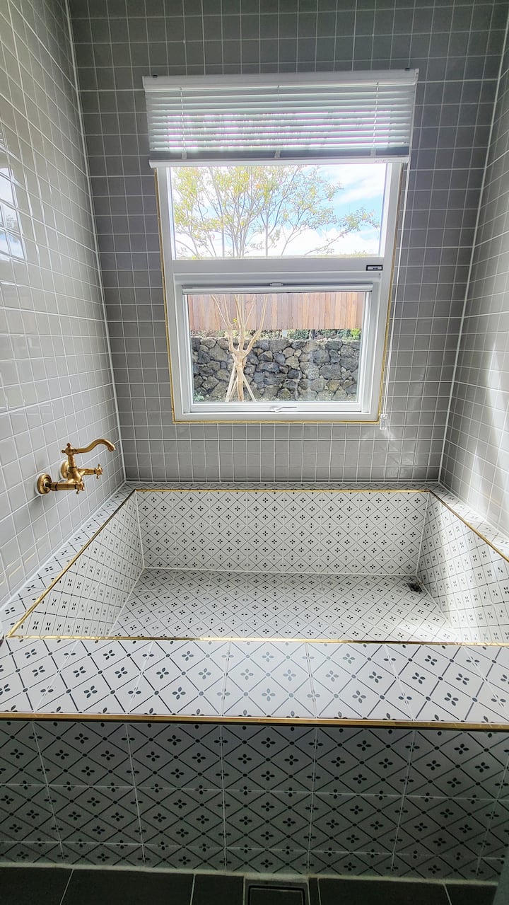 달다스테이&쉼동
공항25분/한담해변 
애월카페거리차로7분/
전기차충전가능/
자쿠지무료/불멍 - Jeju-si