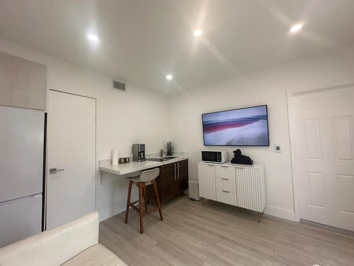 Stylish 1-bedroom Apartment In Unbeatable Location - マイアミ