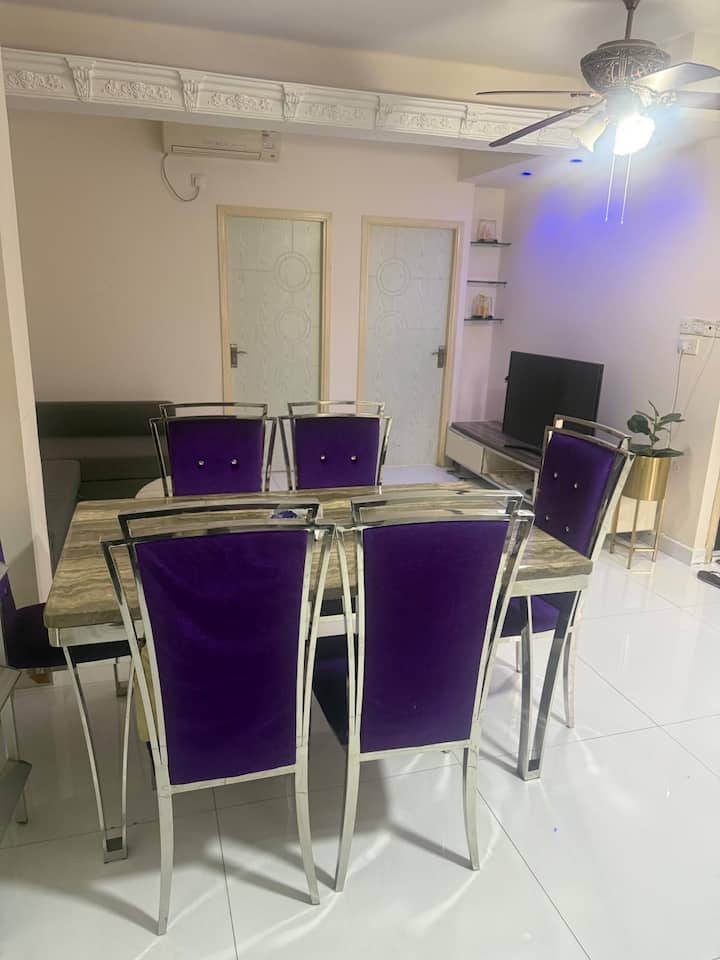 2 Bhk Flat In Tsim Sha Shui,hongkong .Entire Place - Sheung Wan