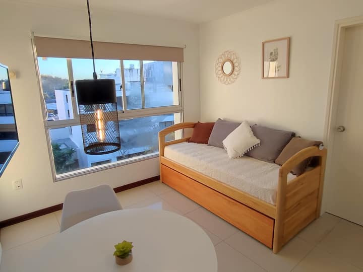 Apto Con 1 Dormitorio Próximo A Playas Y Shopping! - Montevideo