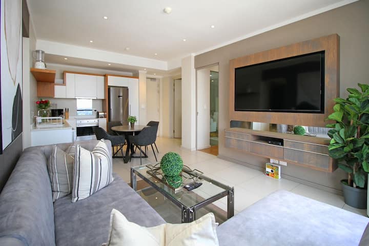 Exquisite 2 Bed Apart In Sandton - Sandton