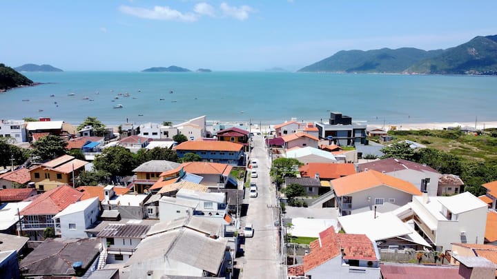 Ampla Casa A Poucos Passos Da Praia - Florianópolis