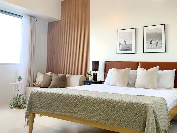 Spacious Condo Near Ayala Center | Pool & Gym - Lahug