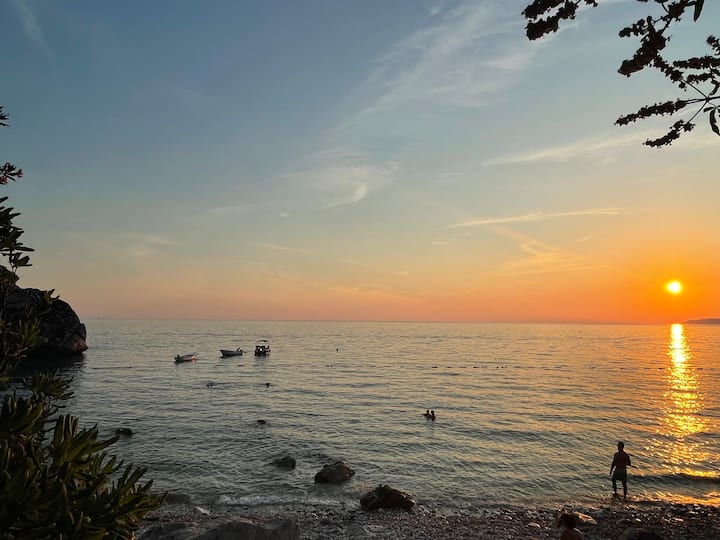 Authentic Mediterranean Double-house • Sleeps 12 - 몬테네그로