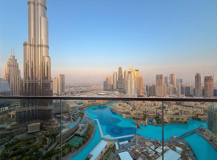 Iconic Burj Khalifa & Fountain Views! Luxe & Comfy - Dubai