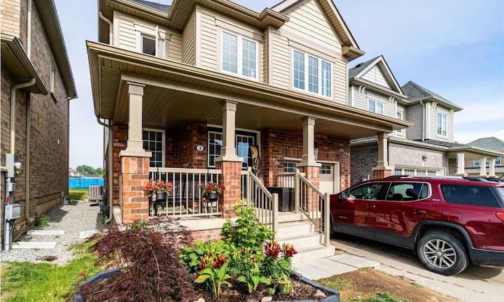 Cozy Home In Niagara Region - ウェランド