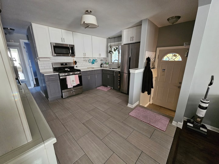 Cozy Twin Bed. Room #3 For 1 Guest Only - Chicago, IL