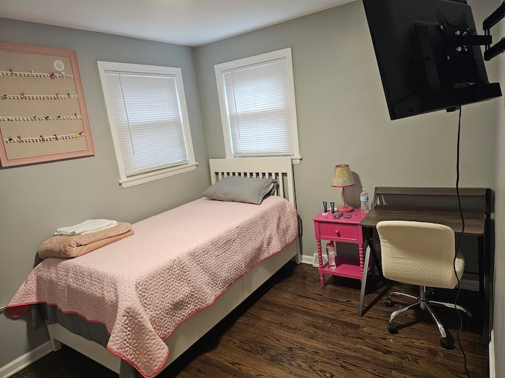 Cozy Twin Bed. Room #3 - 美國